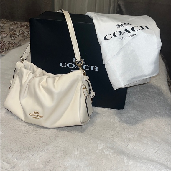 Coach | Bags | Coach Cream Leather Shoulder Bag | Poshmark